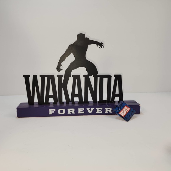 Marvel | Holiday | Marvels Black Panther Wakanda Forever Wall Decor ...
